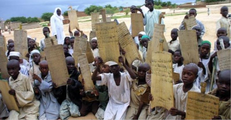 Kur'an-ı Kerim'i 'tahta tabletlerle' öğreniyorlar